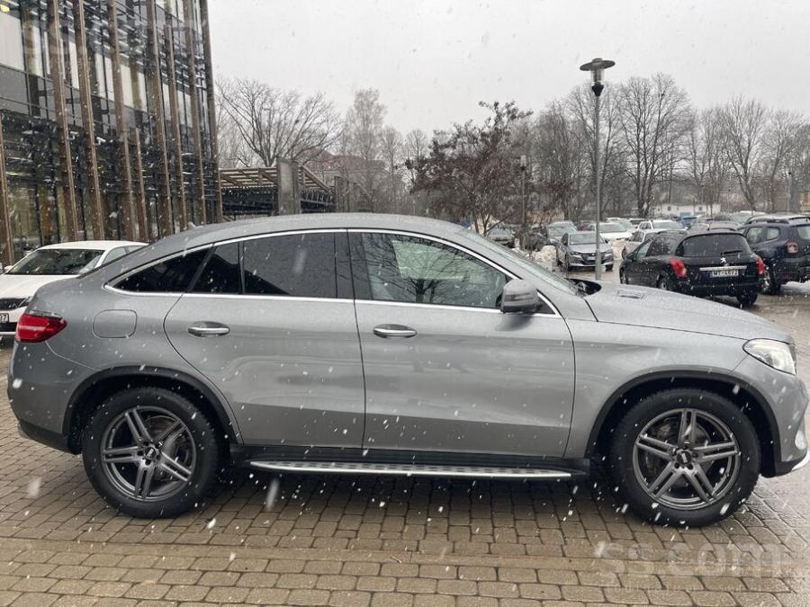 Pelēks Mercedes-Benz GLE 350 2015 Rīga, ar dzinēja tilpumu 3.00 L un nobraukumu 144 tūkst. km par 25900 €, foto 28 vietnē AUTOMOTO.COM.LV