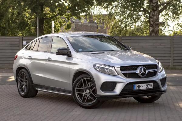 Серый Мерседес ГЛE 350 2015 в Елгава, объемом двигателя 3.00 л и пробегом 190 тыс. км за 26900 €, фото 2 на AUTOMOTO.COM.LV