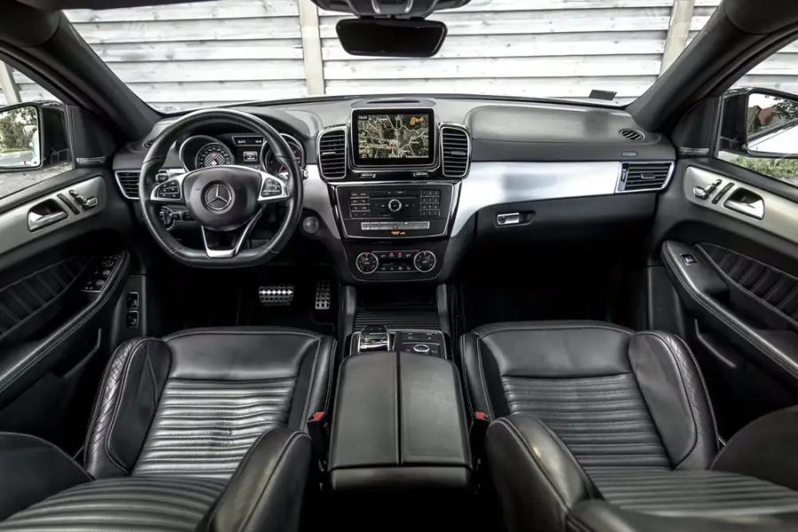Grey Mercedes-Benz GLE 350 2015 in Jelgava, with an engine capacity of 3.00 L and mileage of 190 thousand km for 26900 €, photo 22 on AUTOMOTO.COM.LV