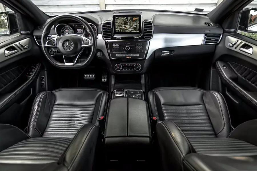 Grey Mercedes-Benz GLE 350 2015 in Jelgava, with an engine capacity of 3.00 L and mileage of 190 thousand km for 26900 €, photo 23 on AUTOMOTO.COM.LV