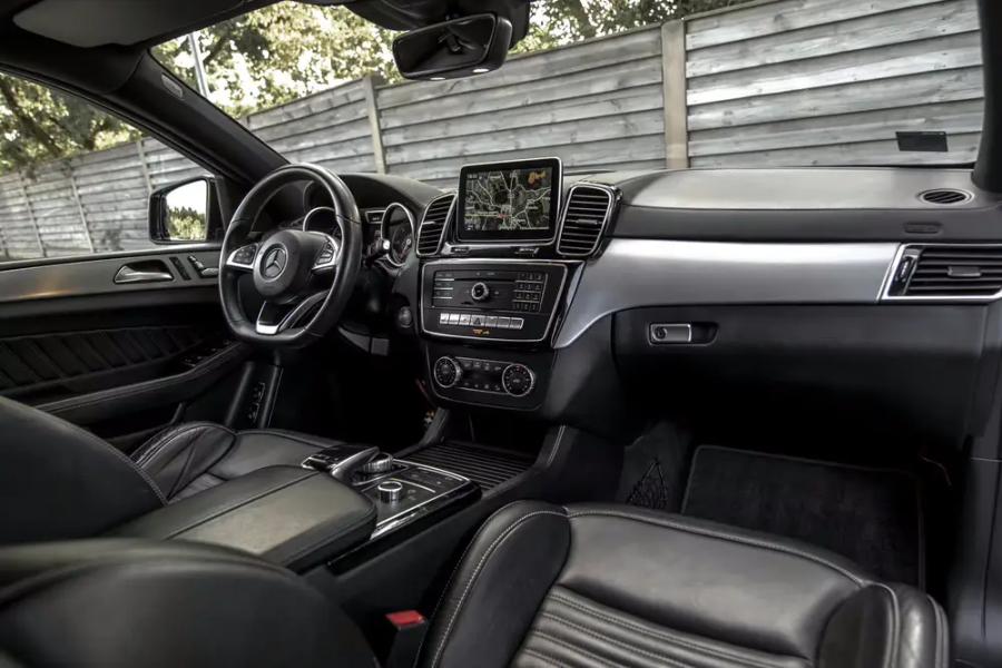 Grey Mercedes-Benz GLE 350 2015 in Jelgava, with an engine capacity of 3.00 L and mileage of 190 thousand km for 26900 €, photo 24 on AUTOMOTO.COM.LV