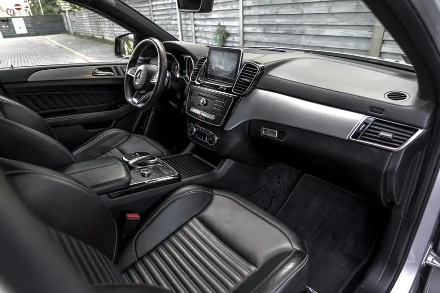 Grey Mercedes-Benz GLE 350 2015 in Jelgava, with an engine capacity of 3.00 L and mileage of 190 thousand km for 26900 €, photo 27 on AUTOMOTO.COM.LV