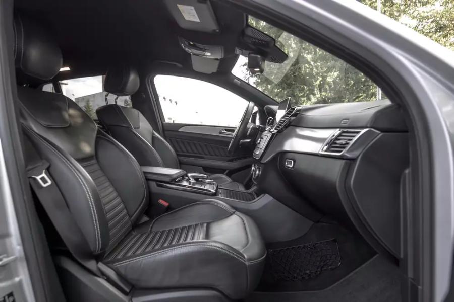 Grey Mercedes-Benz GLE 350 2015 in Jelgava, with an engine capacity of 3.00 L and mileage of 190 thousand km for 26900 €, photo 28 on AUTOMOTO.COM.LV