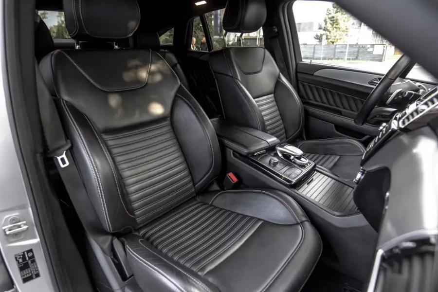 Grey Mercedes-Benz GLE 350 2015 in Jelgava, with an engine capacity of 3.00 L and mileage of 190 thousand km for 26900 €, photo 29 on AUTOMOTO.COM.LV