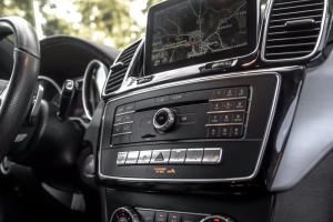 Grey Mercedes-Benz GLE 350 2015 in Jelgava, with an engine capacity of 3.00 L and mileage of 190 thousand km for 26900 €, photo 31 on AUTOMOTO.COM.LV