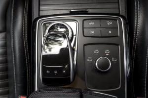 Grey Mercedes-Benz GLE 350 2015 in Jelgava, with an engine capacity of 3.00 L and mileage of 190 thousand km for 26900 €, photo 34 on AUTOMOTO.COM.LV