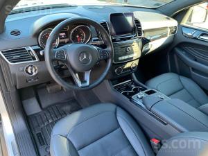 Pelēks Mercedes-Benz GLE 350 2020 Rīga, ar dzinēja tilpumu 3.00 L un nobraukumu 122 tūkst. km par 39900 €, foto 5 vietnē AUTOMOTO.COM.LV