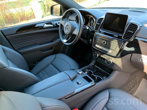 Серый Мерседес ГЛE 350 2020 в Рига, объемом двигателя 3.00 л и пробегом 122 тыс. км за 39900 €, фото 6 на AUTOMOTO.COM.LV