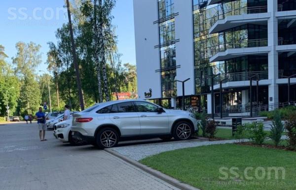Серый Мерседес ГЛE 350 2020 в Рига, объемом двигателя 3.00 л и пробегом 122 тыс. км за 39900 €, фото 7 на AUTOMOTO.COM.LV