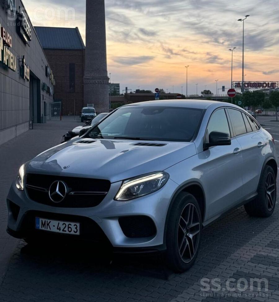 Pelēks Mercedes-Benz GLE 350 2020 Rīga, ar dzinēja tilpumu 3.00 L un nobraukumu 122 tūkst. km par 39900 €, foto 9 vietnē AUTOMOTO.COM.LV