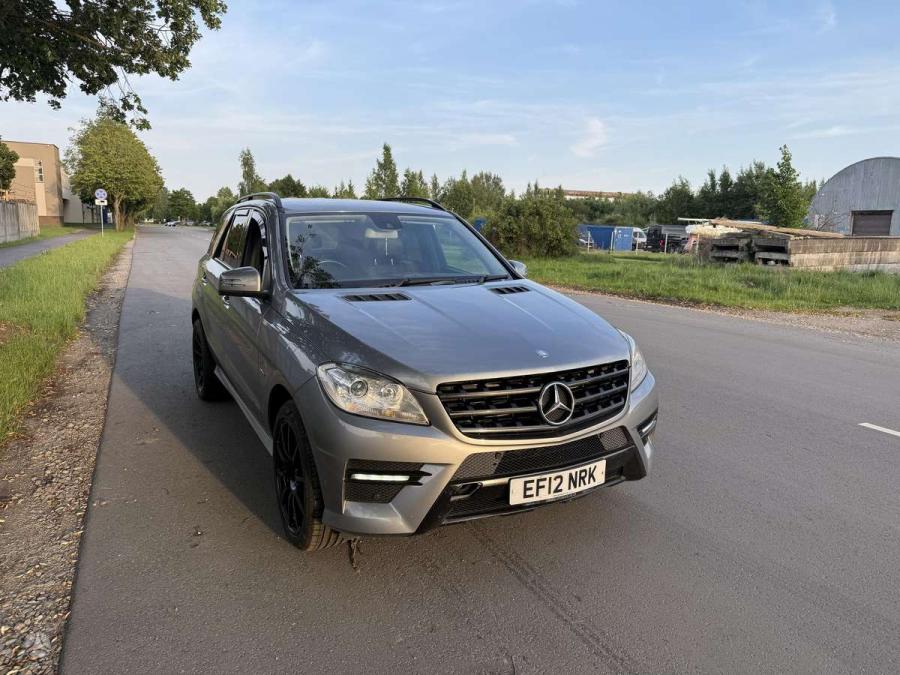 Серый Мерседес ГЛE 350 2013 в Шяуляй, объемом двигателя 3.50 л и пробегом 105 тыс. км за 9559 €, фото 1 на AUTOMOTO.COM.LV