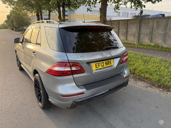 Pelēks Mercedes-Benz GLE 350 2013 Šauļi, ar dzinēja tilpumu 3.50 L un nobraukumu 105 tūkst. km par 9559 €, foto 6 vietnē AUTOMOTO.COM.LV