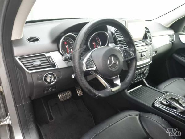 Pelēks Mercedes-Benz GLE 350 2015 Viļņa, ar dzinēja tilpumu 3.00 L un nobraukumu 222 tūkst. km par 24900 €, foto 9 vietnē AUTOMOTO.COM.LV