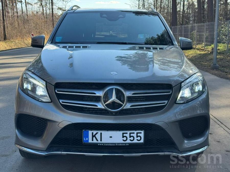 Grey Mercedes-Benz GLE 350 2015 in Riga, with an engine capacity of 3.00 L and mileage of 148 thousand km for 28700 €, photo 2 on AUTOMOTO.COM.LV