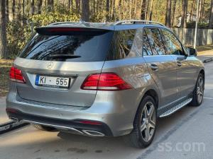 Grey Mercedes-Benz GLE 350 2015 in Riga, with an engine capacity of 3.00 L and mileage of 148 thousand km for 28700 €, photo 5 on AUTOMOTO.COM.LV