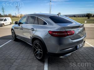 Серый Мерседес ГЛE 350 2015 в Рига, объемом двигателя 3.00 л и пробегом 240 тыс. км за 23800 €, фото 4 на AUTOMOTO.COM.LV