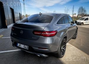 Серый Мерседес ГЛE 350 2015 в Рига, объемом двигателя 3.00 л и пробегом 240 тыс. км за 23800 €, фото 5 на AUTOMOTO.COM.LV