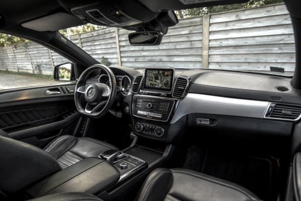 Pelēks Mercedes-Benz GLE 350 2015 Rīga, ar dzinēja tilpumu 3.00 L un nobraukumu 190 tūkst. km par 29700 €, foto 9 vietnē AUTOMOTO.COM.LV