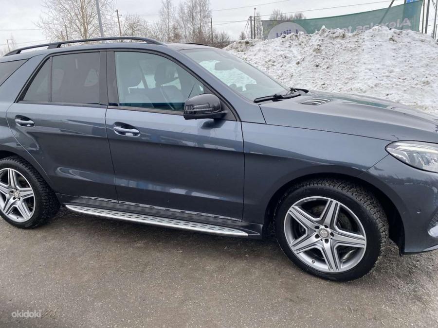 Pelēks Mercedes-Benz GLE 350 2015 Tallina, ar dzinēja tilpumu 3.00 L un nobraukumu 204 tūkst. km par 25000 €, foto 13 vietnē AUTOMOTO.COM.LV