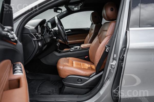 Pelēks Mercedes-Benz GLE 350 2015 Rīga, ar dzinēja tilpumu 3.00 L un nobraukumu 242 tūkst. km par 24500 €, foto 10 vietnē AUTOMOTO.COM.LV
