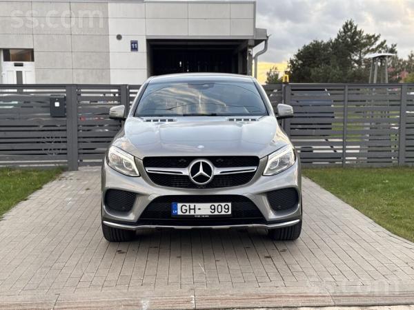 Mercedes-Benz GLE 350 2015 Rīga vietnē Pelēks Mercedes-Benz GLE 350 2015 Rīga, ar dzinēja tilpumu 3.00 L un nobraukumu 145 tūkst. km par 27900 €, foto 3 vietnē AUTOMOTO.COM.LV