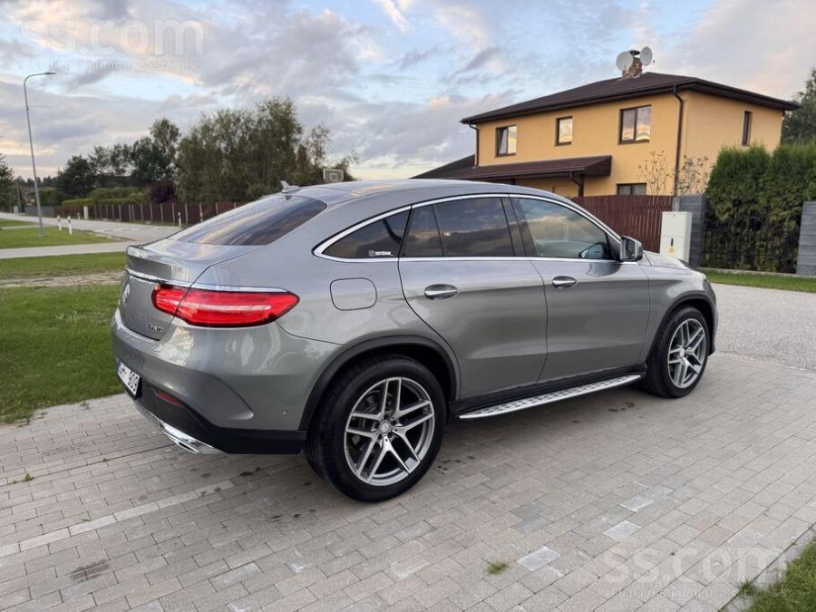 Grey Mercedes-Benz GLE 350 2015 in Riga, with an engine capacity of 3.00 L and mileage of 145 thousand km for 27900 €, photo 4 on AUTOMOTO.COM.LV