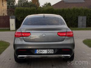 Grey Mercedes-Benz GLE 350 2015 in Riga, with an engine capacity of 3.00 L and mileage of 145 thousand km for 27900 €, photo 5 on AUTOMOTO.COM.LV