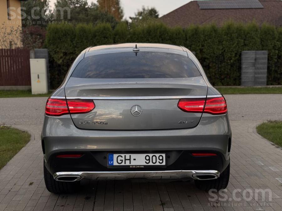 Grey Mercedes-Benz GLE 350 2015 in Riga, with an engine capacity of 3.00 L and mileage of 145 thousand km for 27900 €, photo 5 on AUTOMOTO.COM.LV