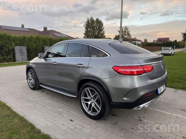 Mercedes-Benz GLE 350 2015 Rīga vietnē Pelēks Mercedes-Benz GLE 350 2015 Rīga, ar dzinēja tilpumu 3.00 L un nobraukumu 145 tūkst. km par 27900 €, foto 6 vietnē AUTOMOTO.COM.LV