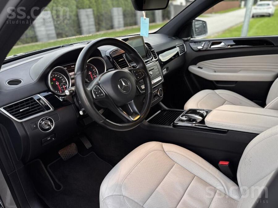 Grey Mercedes-Benz GLE 350 2015 in Riga, with an engine capacity of 3.00 L and mileage of 145 thousand km for 27900 €, photo 9 on AUTOMOTO.COM.LV