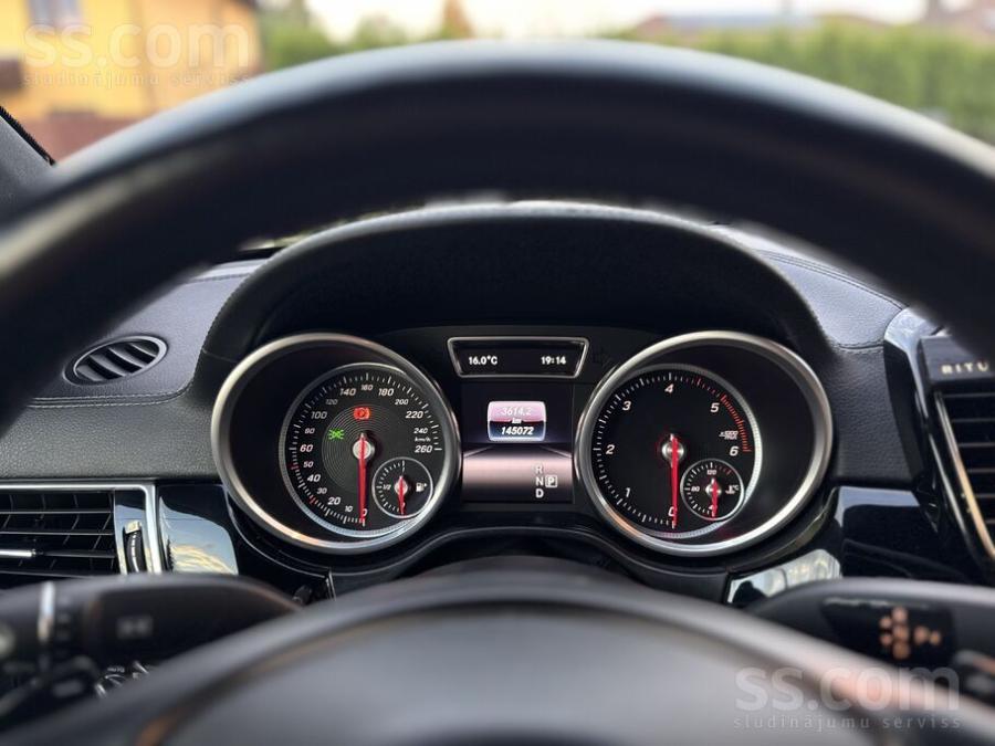 Grey Mercedes-Benz GLE 350 2015 in Riga, with an engine capacity of 3.00 L and mileage of 145 thousand km for 27900 €, photo 11 on AUTOMOTO.COM.LV