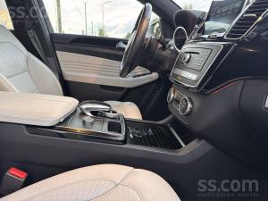 Grey Mercedes-Benz GLE 350 2015 in Riga, with an engine capacity of 3.00 L and mileage of 145 thousand km for 27900 €, photo 13 on AUTOMOTO.COM.LV