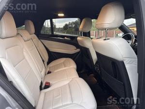 Grey Mercedes-Benz GLE 350 2015 in Riga, with an engine capacity of 3.00 L and mileage of 145 thousand km for 27900 €, photo 15 on AUTOMOTO.COM.LV