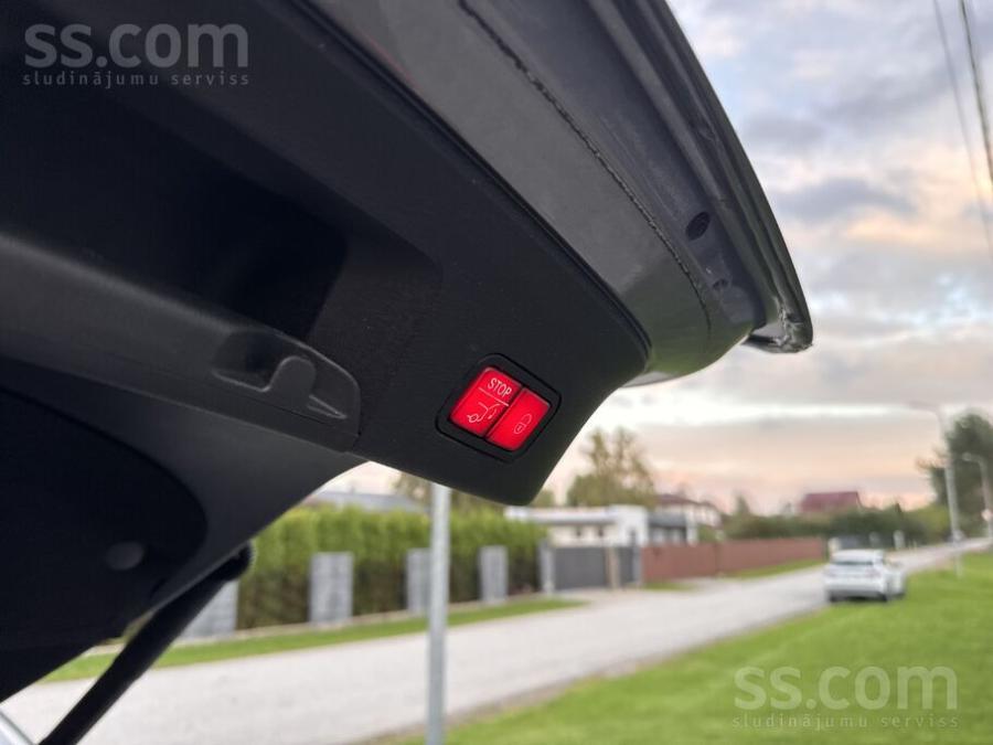 Grey Mercedes-Benz GLE 350 2015 in Riga, with an engine capacity of 3.00 L and mileage of 145 thousand km for 27900 €, photo 17 on AUTOMOTO.COM.LV