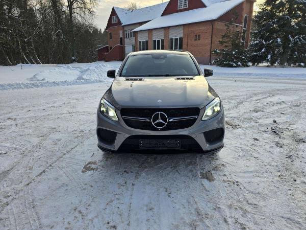 Pelēks Mercedes-Benz GLE 350 2016 Prienai, ar dzinēja tilpumu 2.99 L un nobraukumu 222 tūkst. km par 27500 €, foto 2 vietnē AUTOMOTO.COM.LV
