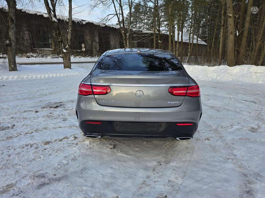 Grey Mercedes-Benz GLE 350 2016 in Prienai, with an engine capacity of 2.99 L and mileage of 222 thousand km for 27500 €, photo 4 on AUTOMOTO.COM.LV