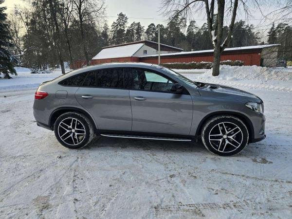 Pelēks Mercedes-Benz GLE 350 2016 Prienai, ar dzinēja tilpumu 2.99 L un nobraukumu 222 tūkst. km par 27500 €, foto 8 vietnē AUTOMOTO.COM.LV