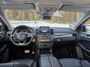 Grey Mercedes-Benz GLE 350 2016 in Prienai, with an engine capacity of 2.99 L and mileage of 222 thousand km for 27500 €, photo 9 on AUTOMOTO.COM.LV