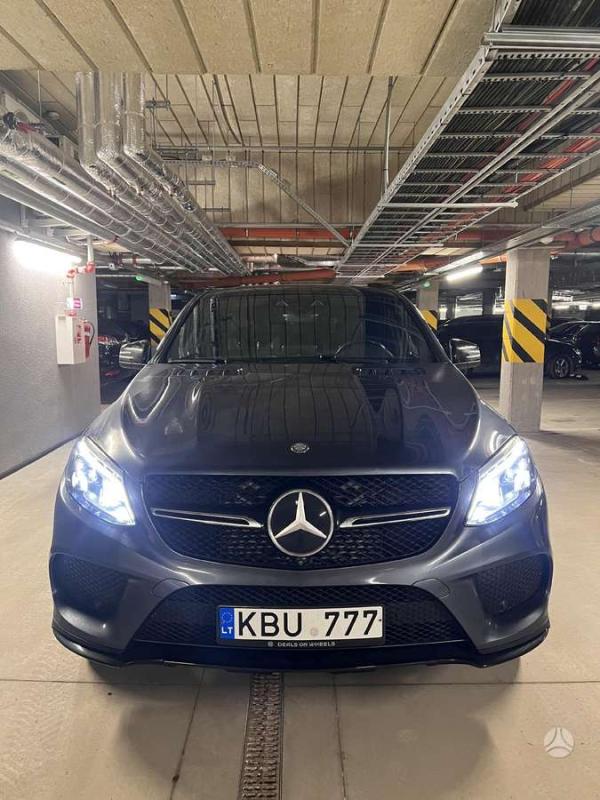 Grey Mercedes-Benz GLE 350 2016 in Kaunas, with an engine capacity of 2.99 L and mileage of 215 thousand km for 31500 €, photo 2 on AUTOMOTO.COM.LV