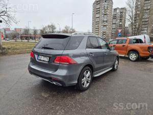 Pelēks Mercedes-Benz GLE 350 2016 Rīga, ar dzinēja tilpumu 3.00 L un nobraukumu 236 tūkst. km par 24590 €, foto 6 vietnē AUTOMOTO.COM.LV