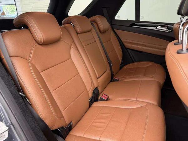Pelēks Mercedes-Benz GLE 350 2016 Kauņa, ar dzinēja tilpumu 2.99 L un nobraukumu 153 tūkst. km par 25900 €, foto 9 vietnē AUTOMOTO.COM.LV