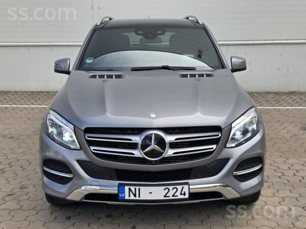 Pelēks Mercedes-Benz GLE 350 2016 Rīga, ar dzinēja tilpumu 3.00 L un nobraukumu 270 tūkst. km par 20900 €, foto 7 vietnē AUTOMOTO.COM.LV