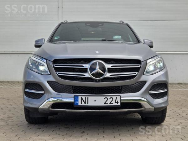 Pelēks Mercedes-Benz GLE 350 2016 Rīga, ar dzinēja tilpumu 3.00 L un nobraukumu 270 tūkst. km par 20900 €, foto 8 vietnē AUTOMOTO.COM.LV