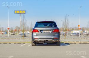 Pelēks Mercedes-Benz GLE 350 2016 Rīga, ar dzinēja tilpumu 3.00 L un nobraukumu 236 tūkst. km par 18390 €, foto 7 vietnē AUTOMOTO.COM.LV