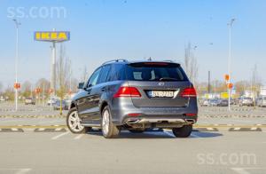 Pelēks Mercedes-Benz GLE 350 2016 Rīga, ar dzinēja tilpumu 3.00 L un nobraukumu 236 tūkst. km par 18390 €, foto 8 vietnē AUTOMOTO.COM.LV
