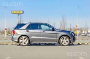 Pelēks Mercedes-Benz GLE 350 2016 Rīga, ar dzinēja tilpumu 3.00 L un nobraukumu 236 tūkst. km par 18390 €, foto 9 vietnē AUTOMOTO.COM.LV