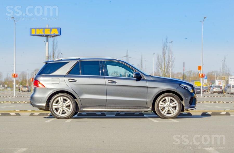 Pelēks Mercedes-Benz GLE 350 2016 Rīga, ar dzinēja tilpumu 3.00 L un nobraukumu 236 tūkst. km par 18390 €, foto 9 vietnē AUTOMOTO.COM.LV