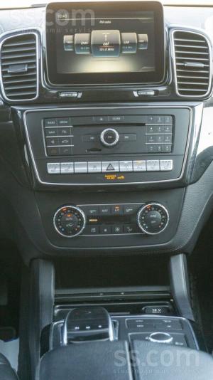 Pelēks Mercedes-Benz GLE 350 2016 Rīga, ar dzinēja tilpumu 3.00 L un nobraukumu 236 tūkst. km par 18390 €, foto 13 vietnē AUTOMOTO.COM.LV