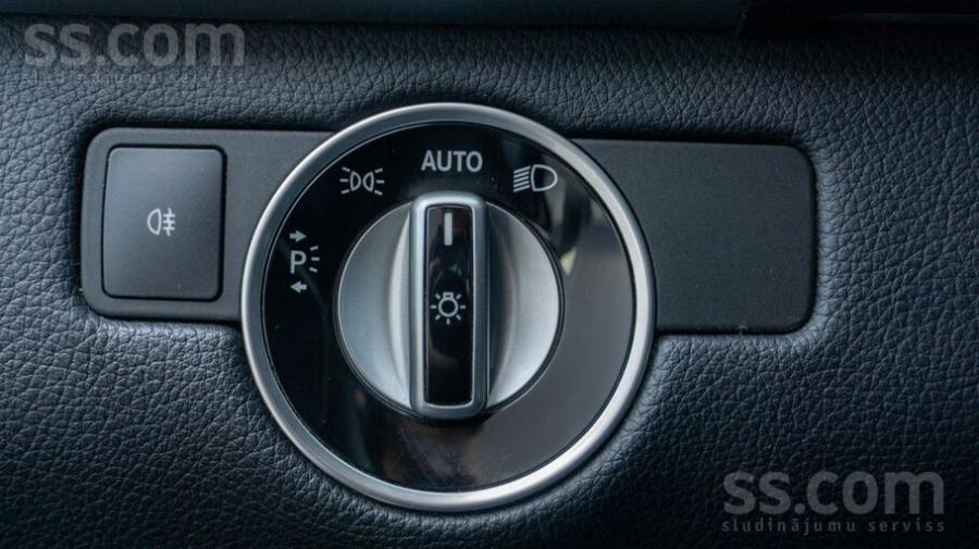 Pelēks Mercedes-Benz GLE 350 2016 Rīga, ar dzinēja tilpumu 3.00 L un nobraukumu 236 tūkst. km par 18390 €, foto 24 vietnē AUTOMOTO.COM.LV