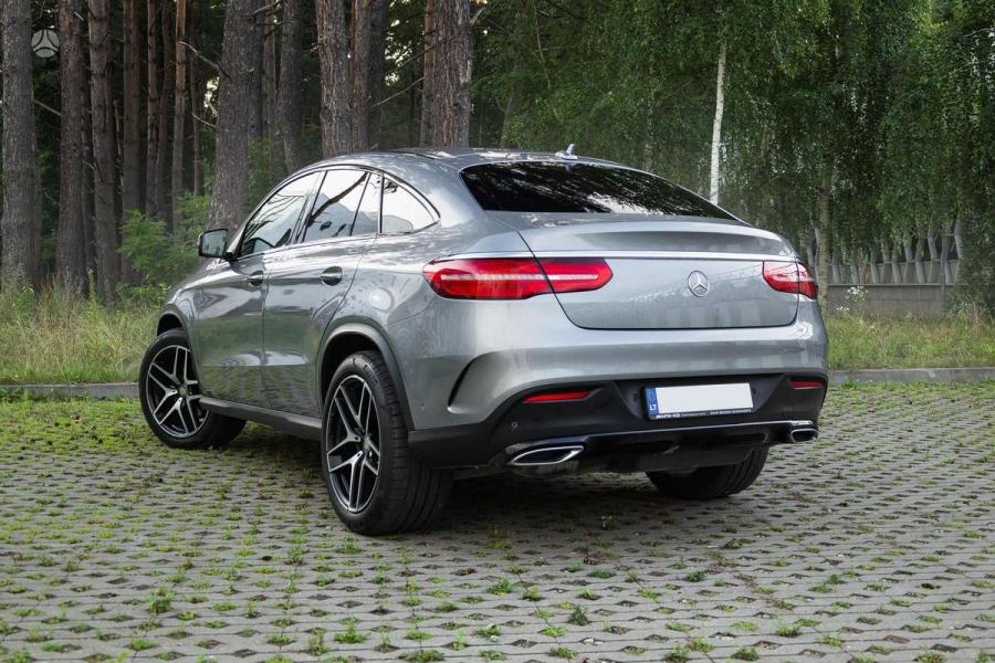 Grey Mercedes-Benz GLE 350 2016 in Vilnius, with an engine capacity of 2.99 L and mileage of 138 thousand km for 32000 €, photo 5 on AUTOMOTO.COM.LV